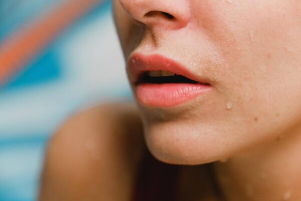 Calenturas en el labio y aftas bucales: ¿Qué son y porqué aparecen ...